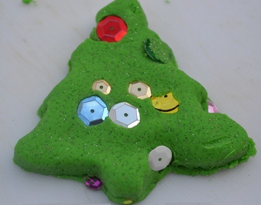 31 Play Dough Christmas Crafts for kids
