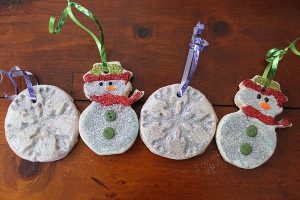 31 Play Dough Christmas Crafts for kids