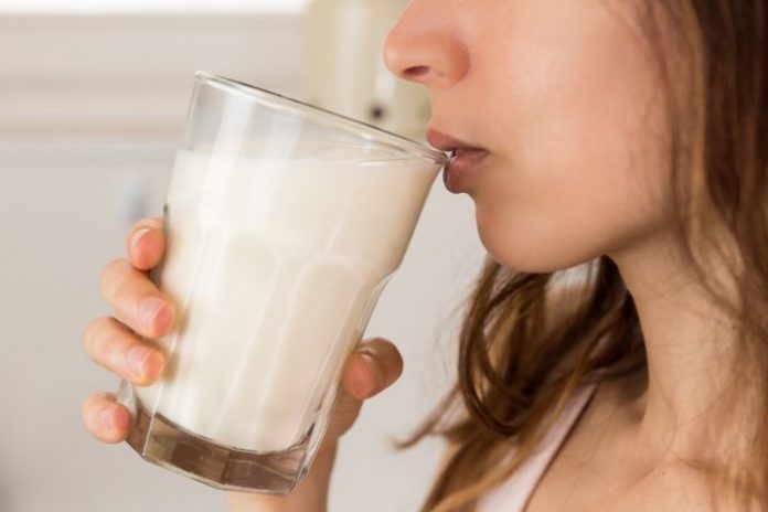 9 Amazing Health Benefits of Raw Milk
